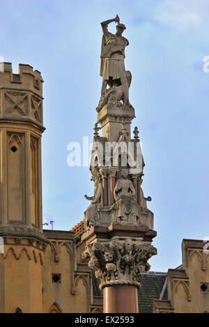 Crimean War and Indian Mutiny memorial column in front of Westminster ...