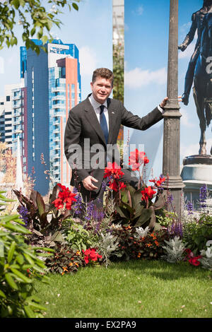 Us ambassador at the hampton court palace flower show 2015 Stock Photo ...