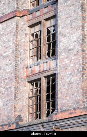 Victorian Brick Built Dock Warehouse Old Huge Big Stock Photo - Alamy
