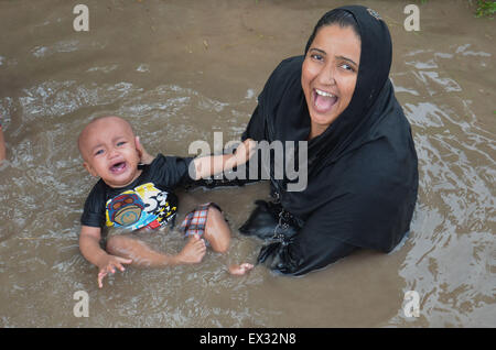 Lahore, Pakistan. 05th July, 2015. A large number of Pakistani people ...