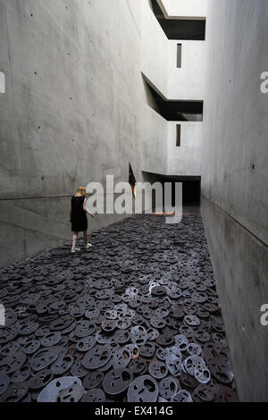 Interior architecture of the Memory Void room at the Jewish Museum in ...