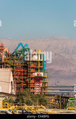 Salt processing plant on the Dead Sea, Jordan. Credit: MLBARIONA/Alamy ...
