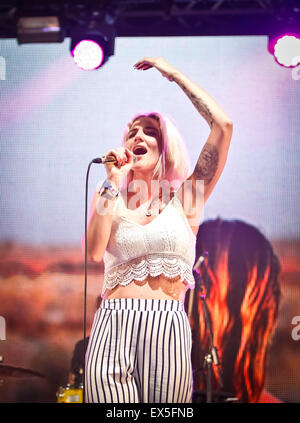 London, UK. Indiana ( Lauren Henson ) performing live at the New Look ...