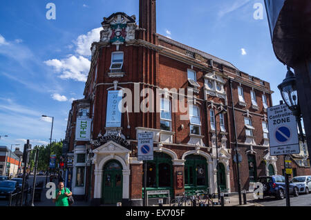 The Beaconsfield, Victorian pub,, Grand Parade, Harringay, London ...