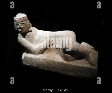 Chacmool (Chacmool) form of pre-Columbian, Mesoamerican sculpture ...