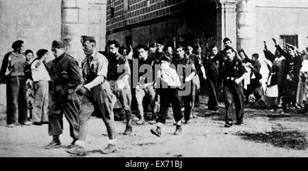 Spanish Civil War: Falangist militia in Zaragoza 1937 Stock Photo - Alamy