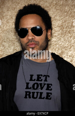 HOLLYWOOD - JUNE 16: Actor/musician Lenny Kravitz arrives at the ...
