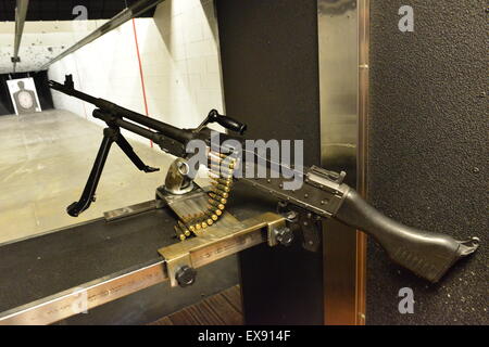 M240B Belt fed machine gun Stock Photo - Alamy