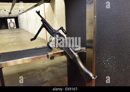 M240B Belt fed machine gun Stock Photo - Alamy