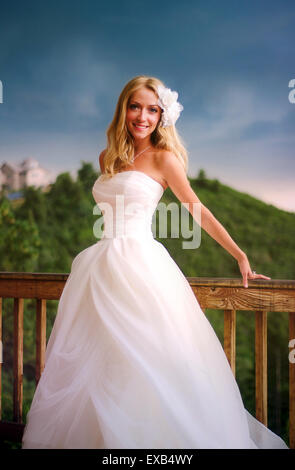 Close-up of a bride smiling Stock Photo - Alamy