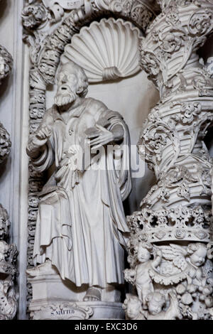 Lecce, Apulia, Italy: exterior of historic buildings in the cathedral ...