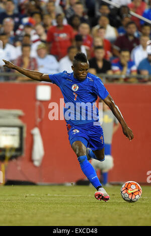 7 July 2015: Haiti midfielder Wilde-Donald Guerrier (#7) during the ...