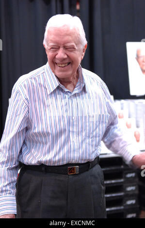 Glen Allen, Virginia, USA. 11th July, 2015. Former U.S. President JIMMY ...