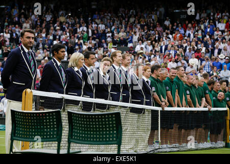 Court Officials of the Wimbledon tennis Championship relaxing UK Stock ...