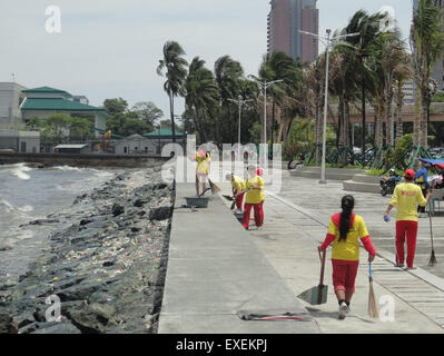 Manila, Philippines. 13th July, 2015. Filipino government workers ...