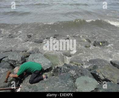 Manila, Philippines. 13th July, 2015. Filipino government workers ...