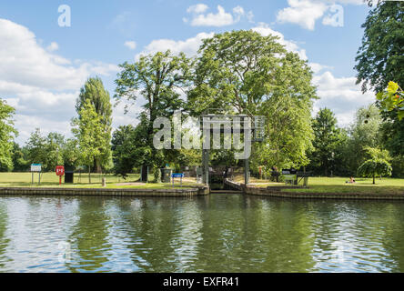 Bedford Lock on the River Great Ouse Stock Photo: 85169954 - Alamy