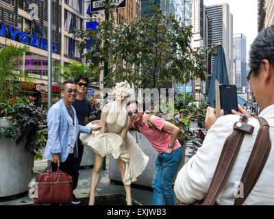Tourists Posing and Taking Photos , Marilyn Monroe Seven year Itch ...