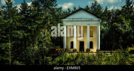 Holwell Temple at Castle Hill Estate, Filleigh, Devon Stock Photo - Alamy