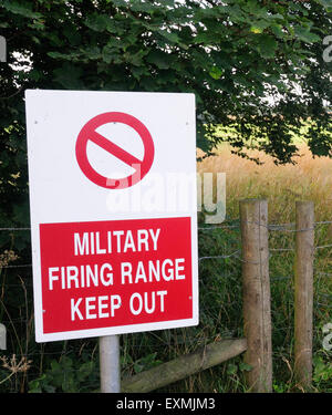Warning sign in the military training area on Salisbury Plain Stock ...