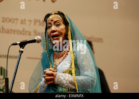 Sitara Devi, Indian dancer, classical Kathak style dancing, singer ...