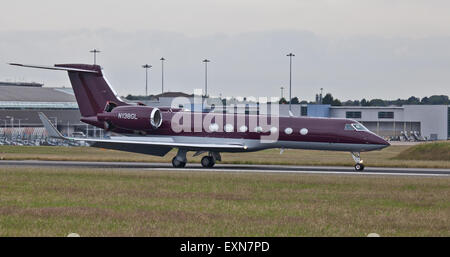 SWR Services Gulfstream Aerospace G550 N138GL arriving at London-Luton ...