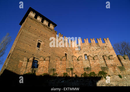 Castelvecchio castle in the historic center of Verona - Italy Stock ...