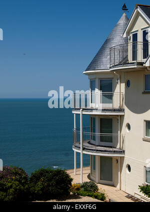 Luxury modern cliff top house with glass balustrade edge protection and ...