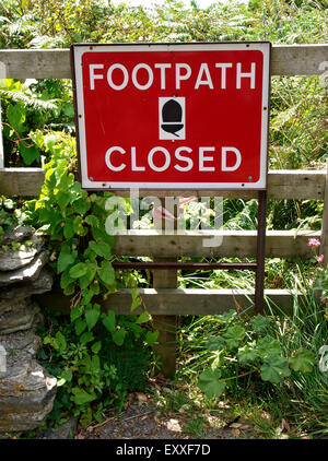 footpath closed sign Stock Photo - Alamy