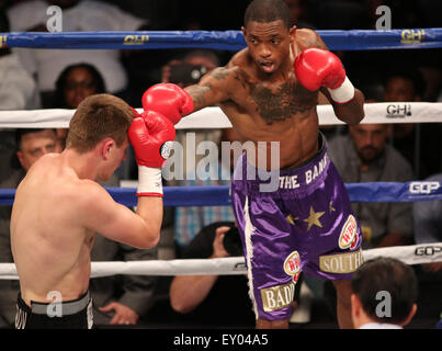 Bethlehem, Pennsylvania, USA. 17th July, 2015. DERRICK WEBSTER (purple ...