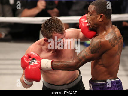Bethlehem, Pennsylvania, USA. 17th July, 2015. DERRICK WEBSTER (purple ...