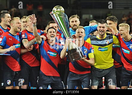 Football players of FC Viktoria Plzen in action during the training ...