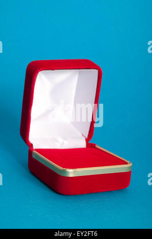 empty open engagement ring box Stock Photo - Alamy