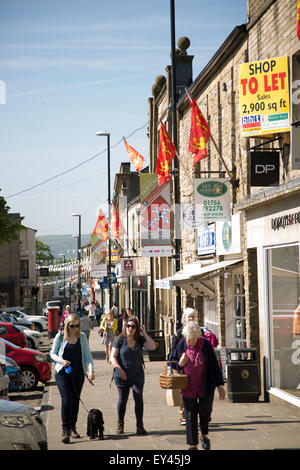 Shopping street, High Street, Skipton, North Yorkshire, England, UK ...