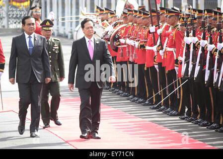 Bangkok, Bangkok, Thailand. 23rd July, 2015. A grounds keeper sweeps ...