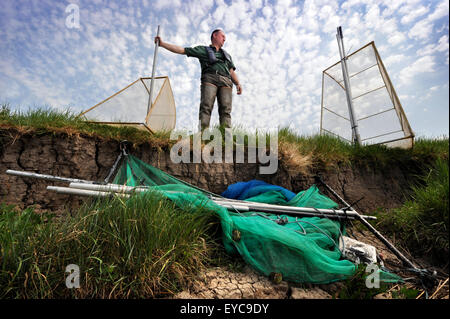 Environment Agency Bailiff Richard Dearnley recovers an abandoned ...