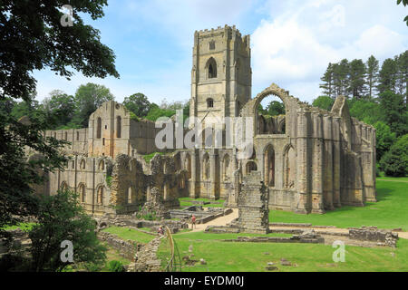 Fountains Abbey, medieval Cistercian monastery, monastic ruins, English ...