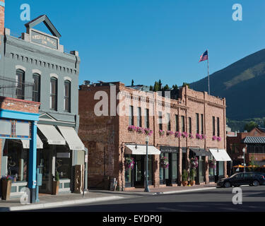 USA, Downtown shopping district of Aspen; Colorado Stock Photo - Alamy
