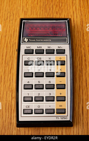 Vintage Texas Instruments TI-1250 basic electronic math calculator ...