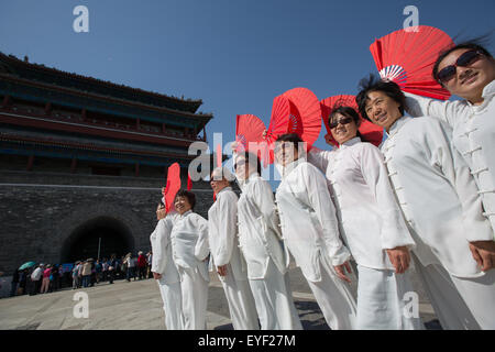 Early morning at Yongdingmen Square and Gate, in Beijing, China Stock ...