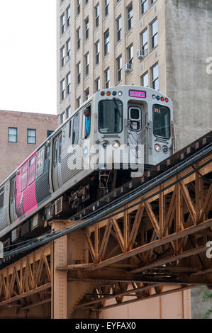 CTA rapid transit Pink Line elevated train in Chicago's Pilsen ...