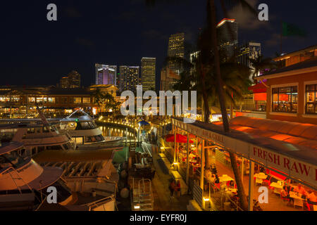 RESTAURANTS BAYSIDE MARKETPLACE MARINA DOWNTOWN SKYLINE MIAMI FLORIDA ...