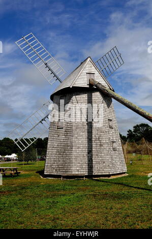 Brewster, Massachusetts: 18th century smock windmill at the Higgins ...