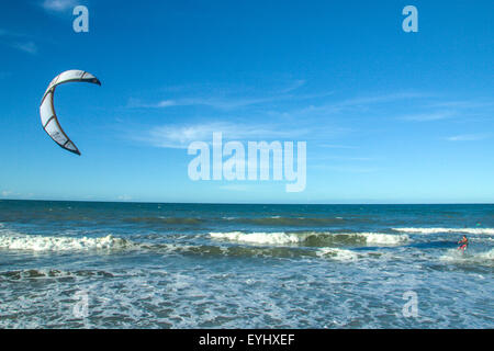 Kite surfing in Beach Park, Fortaleza, Ceará, Brazil Stock Photo - Alamy