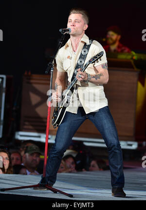 Frankie Ballard performing live at Cruzan Amphitheatre Featuring ...