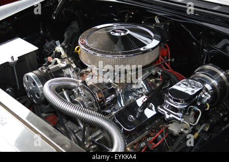 Hot Rod Chevy Engine Stock Photo - Alamy