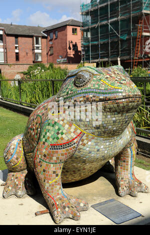 Toad statue in Hull, England. The toad is one of the 'Larkin with Toads ...
