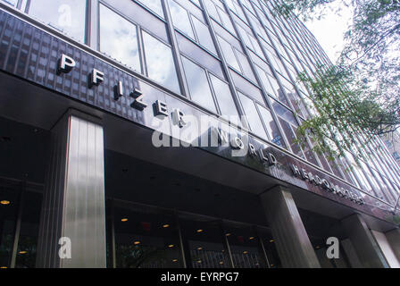 Pfizer World Headquarters building facade and sign, New York, City, USA ...