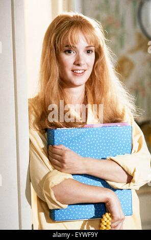 EDWARD SCISSORHANDS, Winona Ryder, 1990, TM & Copyright © 20th Century ...