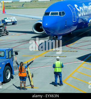 Airport ground crew Stock Photo: 58759914 - Alamy